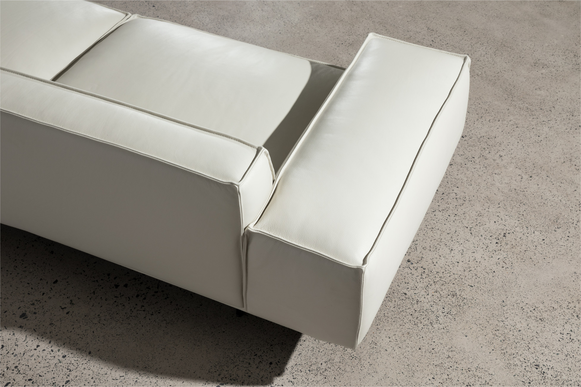 RUBI LEATHER SOFA