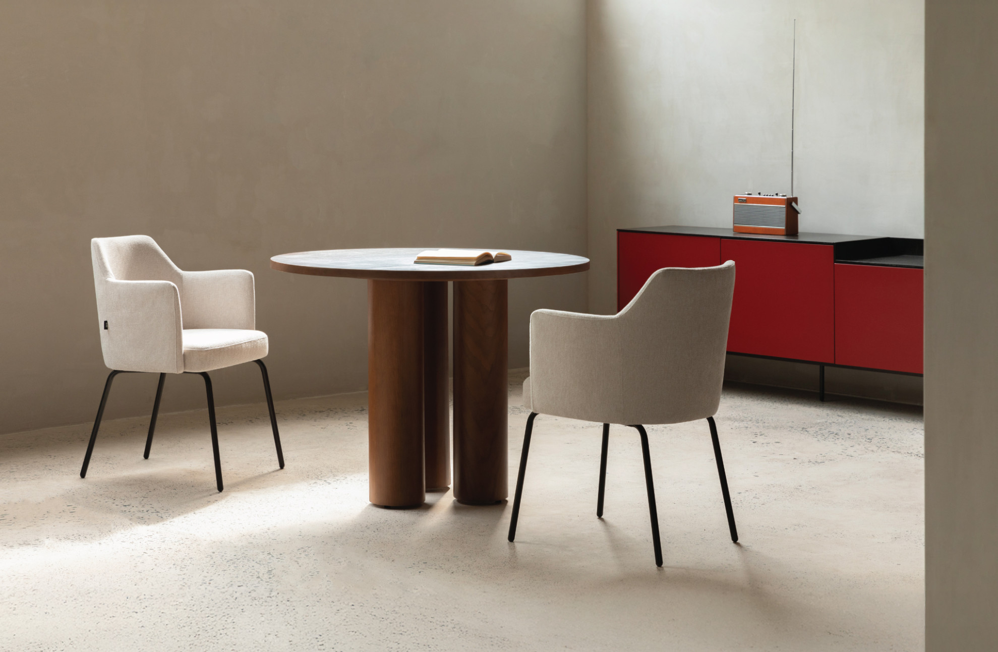 ZERO FURNITURE