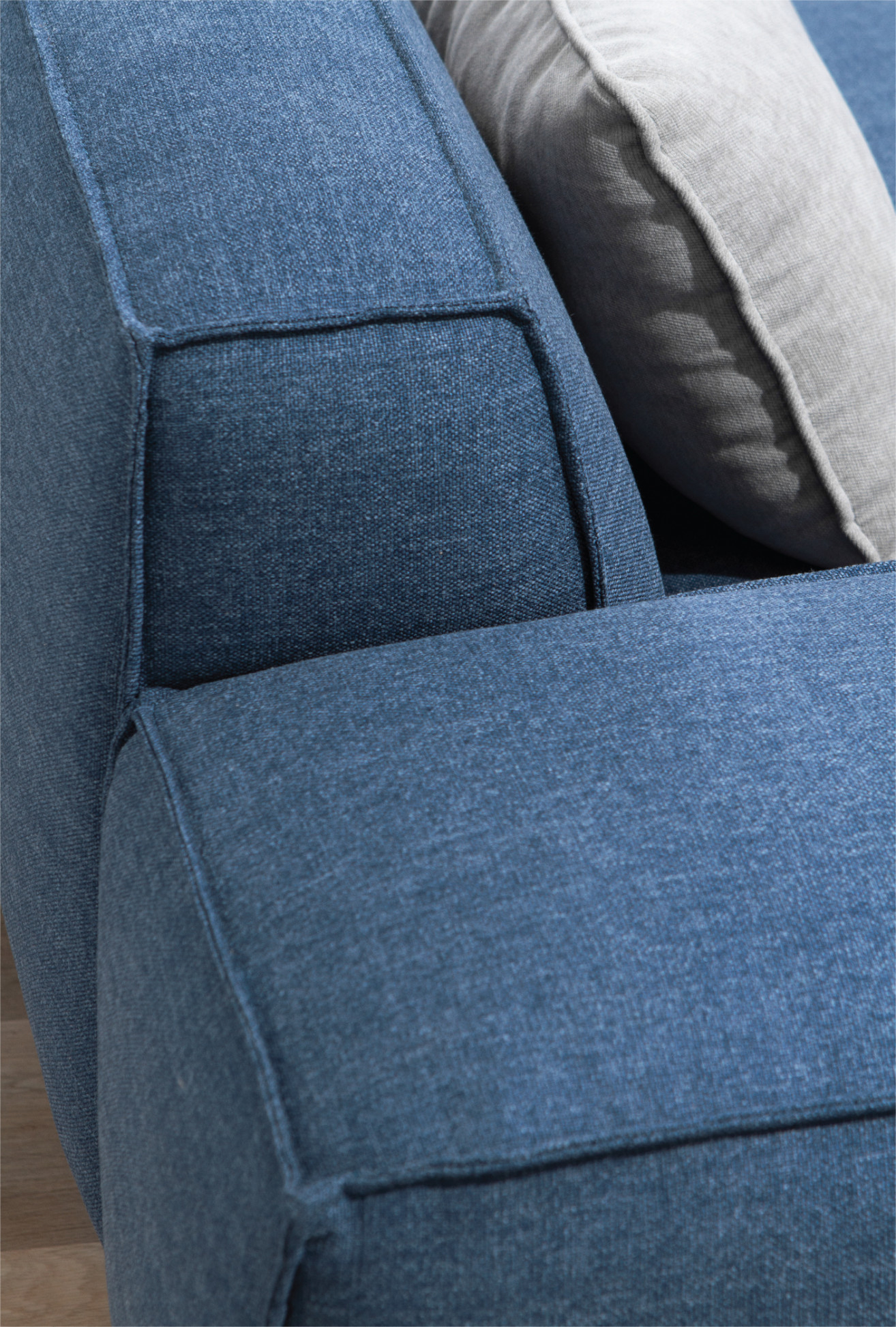 RUBI SOFA